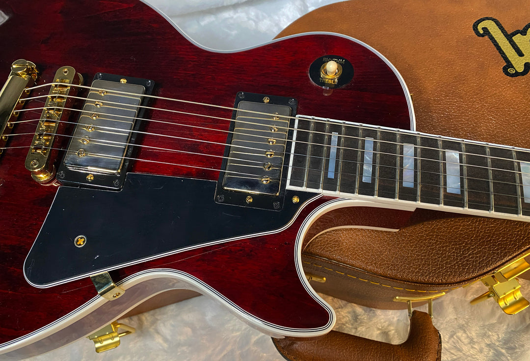 Gibson – bizarreguitarreno