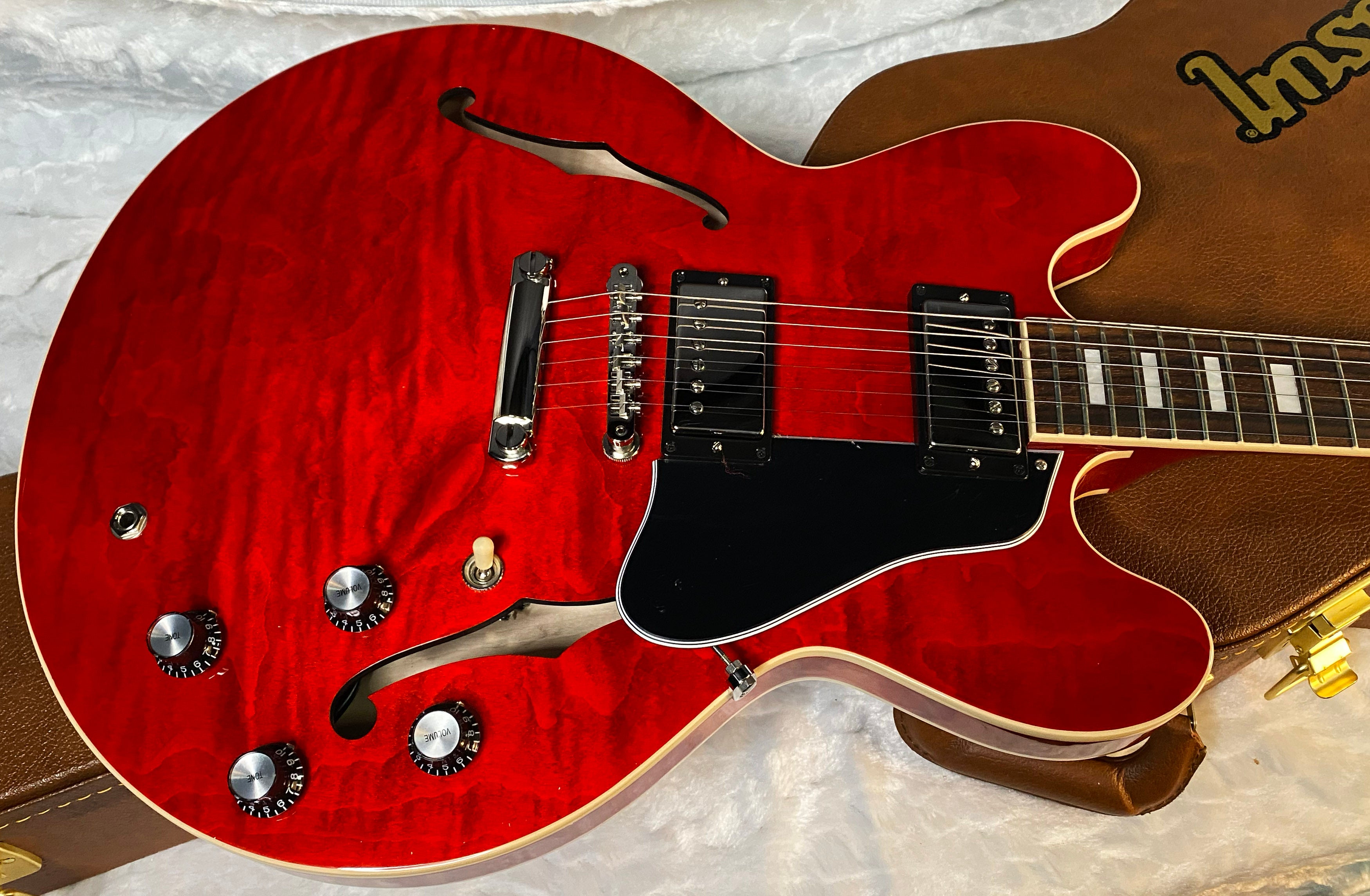 Gibson – bizarreguitarreno